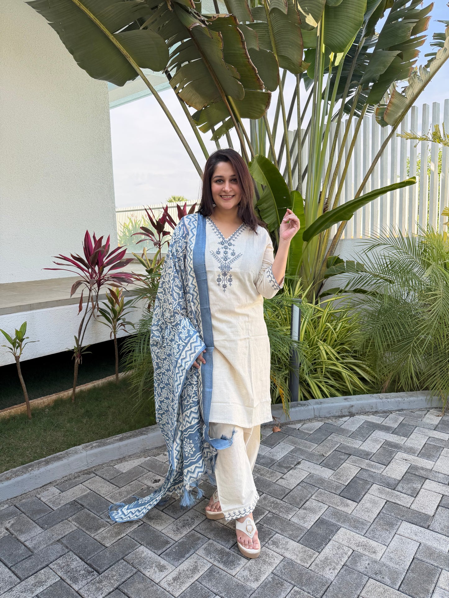 Verdant Grace Grey Color – Label DKI